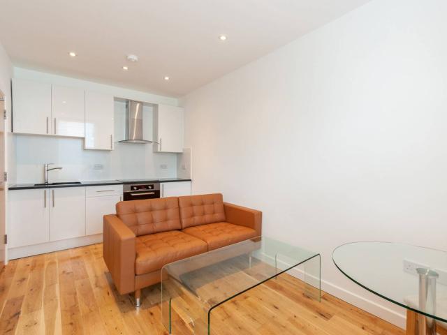 apartment in Southerton Road