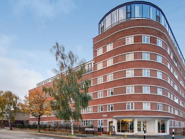 apartment in Sandhurst Court