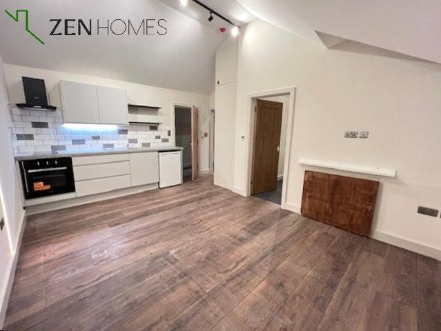 apartment in Sarnesfield Road, Enfield