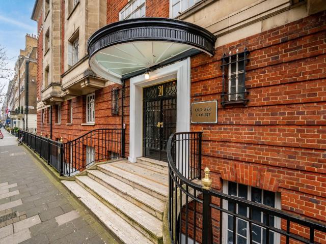 apartment in Seymour Street