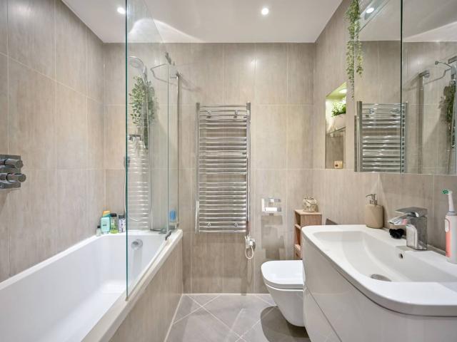 apartment in Sesame Apartments, Holman Road