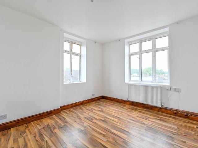 apartment in Shacklewell Lane