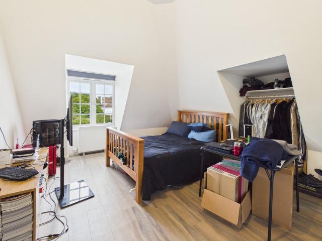 apartment in Shelley Road, Worthing, BN11 4BS