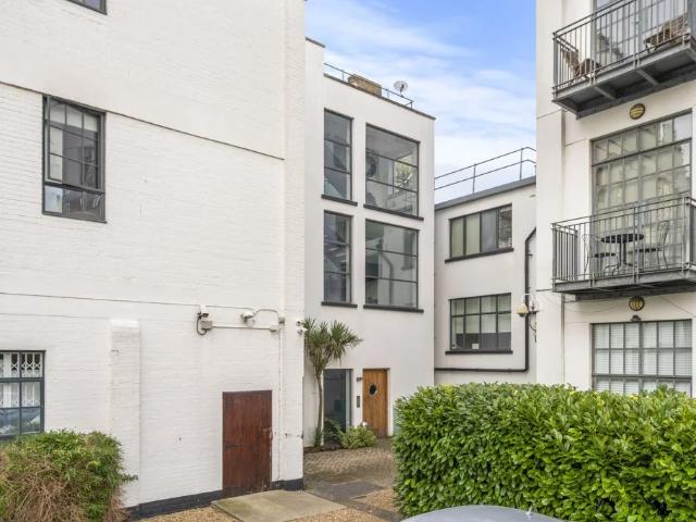 apartment in Shepperton Road, Islington