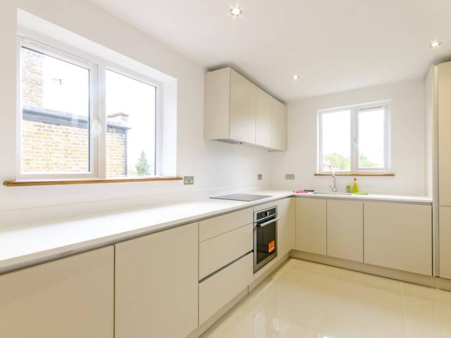 apartment in Shirland road