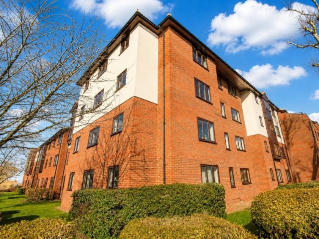 apartment in Sidney Road, Staines