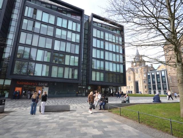 apartment in Simpson Loan, Central, Edinburgh, EH3 9GW