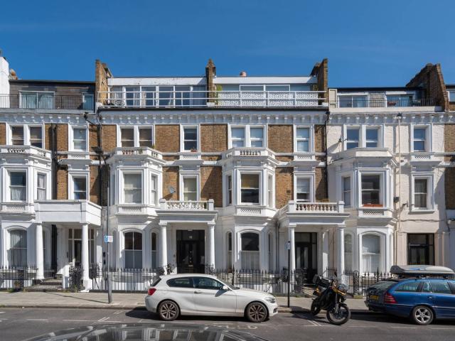 apartment in Sinclair Gardens