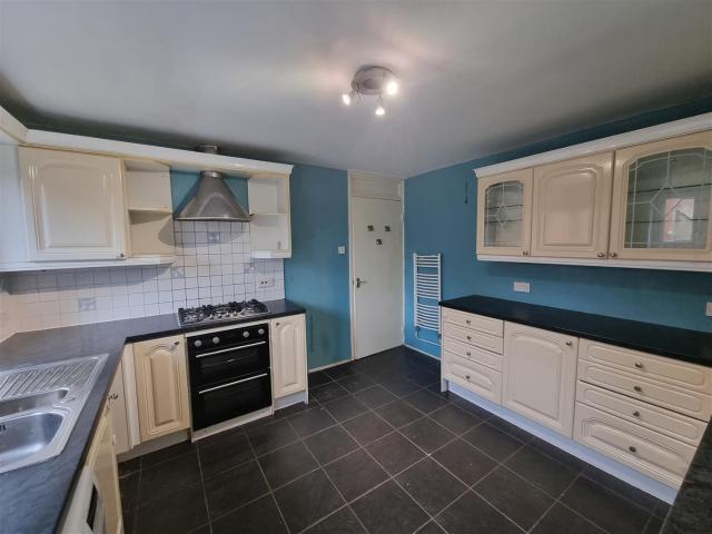 apartment in Singleton Close, Croydon