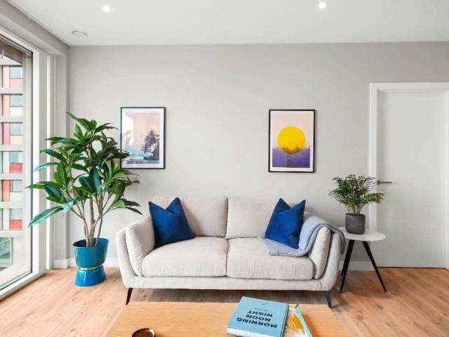 apartment in Skylark Point, London, E20 1JT