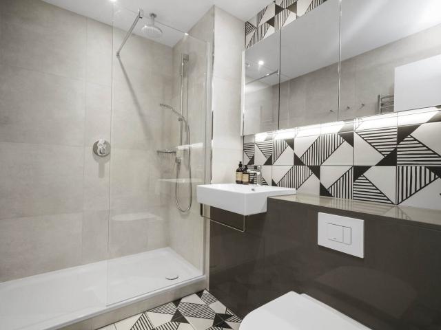 apartment in Skylark Point, London, E20 1JT