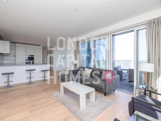 apartment in Skyline Apartments, Devan Grove, London