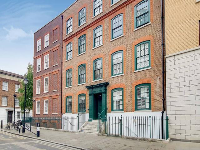 apartment in Spital Square