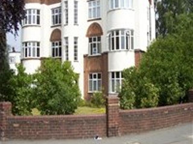 apartment in Springfield Court, Upminster, Essex, RM14