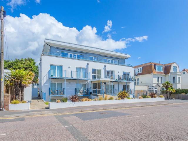 apartment in St. Catherines Road, Bournemouth, BH6 4AA