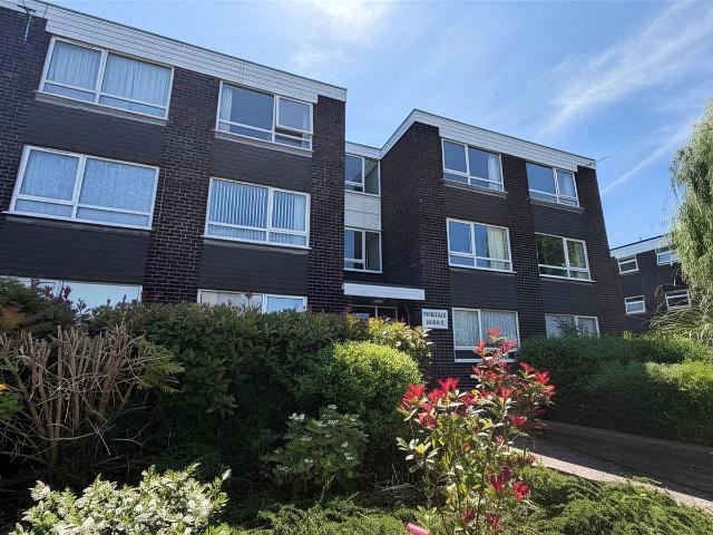 apartment in St. Andrews Road, Heaton Moor, Stockport, Greater Manchester, SK4 4BD