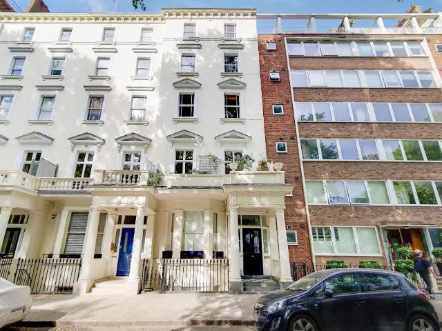 apartment in St Georges Square, Pimlico, London, SW1V 3QX