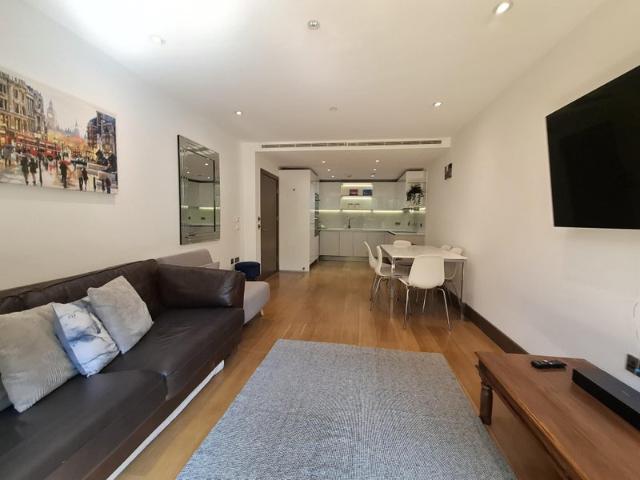 Apartment in St Dunstans House. Chancery Lane
