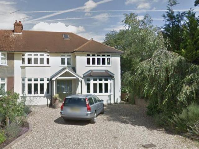 Apartment In St. Heliers Road, London E10
