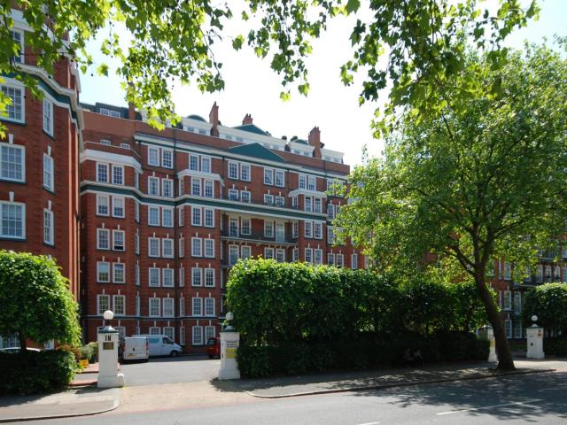 apartment in St Johns Wood Road