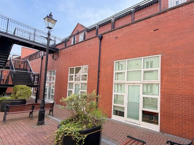 apartment in St. James Court, Grants Yard, Burton on Trent. DE14 1BD