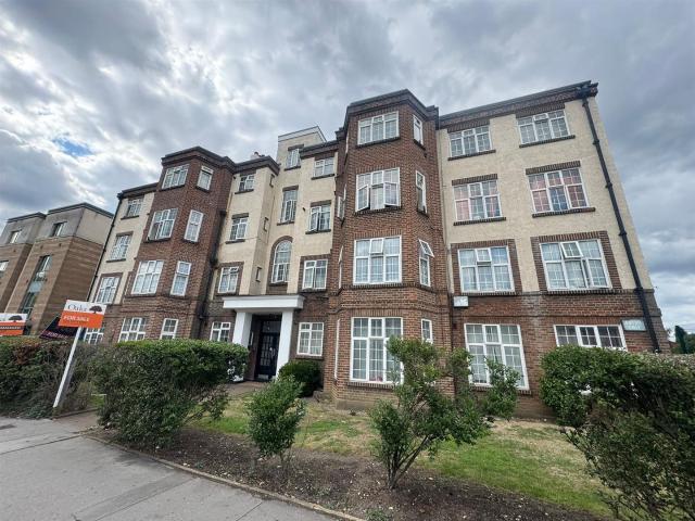 apartment in St. James’s Road, Croydon