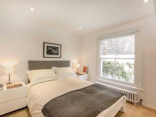 apartment in St Stephens Gardens