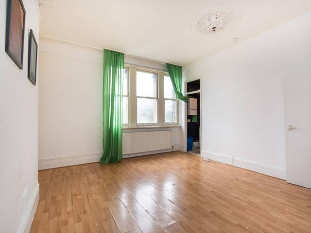 apartment in Streatham High Road