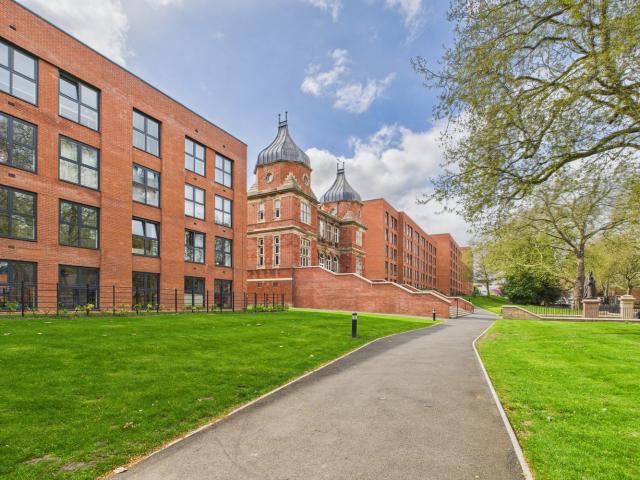 apartment in Strutt House, Erasmus Drive