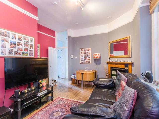 apartment in Sutton Lane North