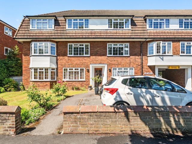 apartment in Surbiton