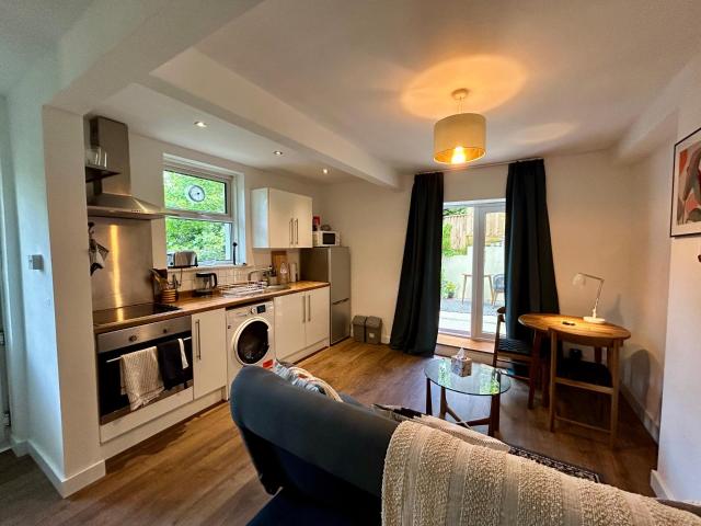 apartment in Surrey Road
