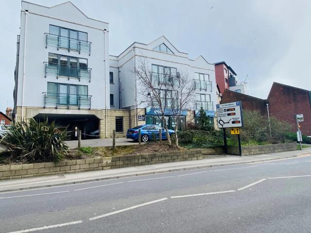 apartment in Denmark Road Poole