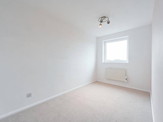 apartment in Porchester Mead, BR3
