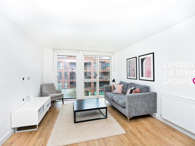 apartment in Pavilions Court, 4 Cooks Road, London