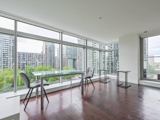 apartment in Pan Peninsula