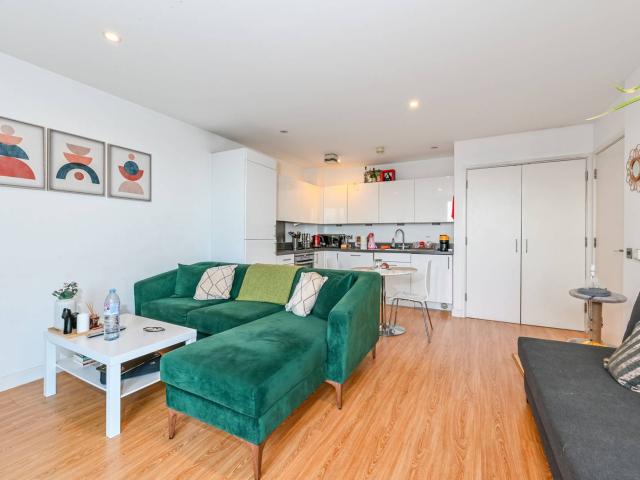 apartment in Park Village East