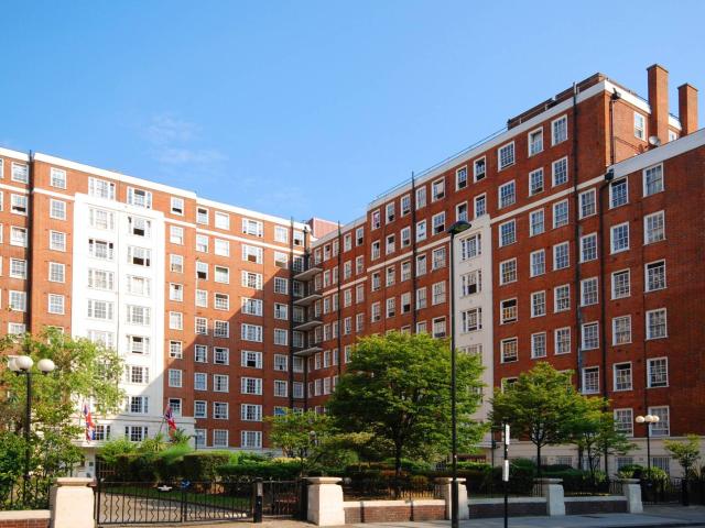apartment in Park West