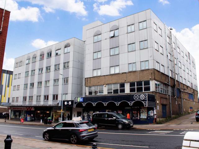 apartment in Park Street, Luton