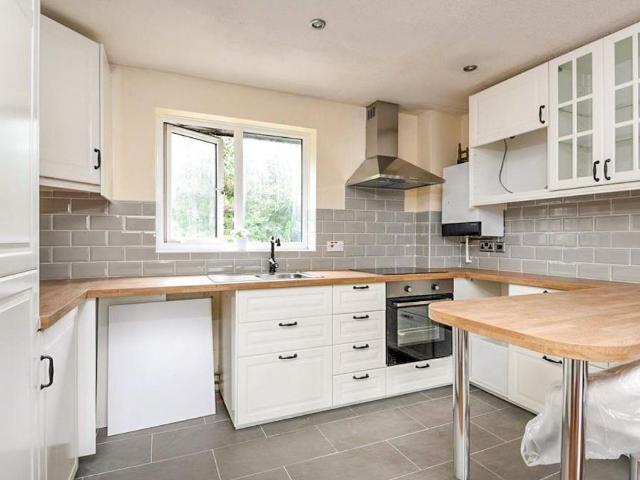 apartment in Parsons Mead, Croydon