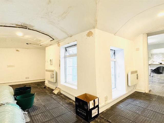 apartment in Pembroke Road, Clifton, Bristol