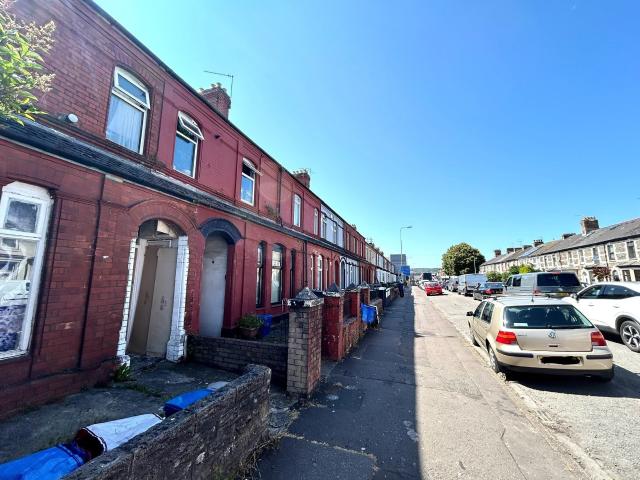 apartment in Penarth Road, Cardiff
