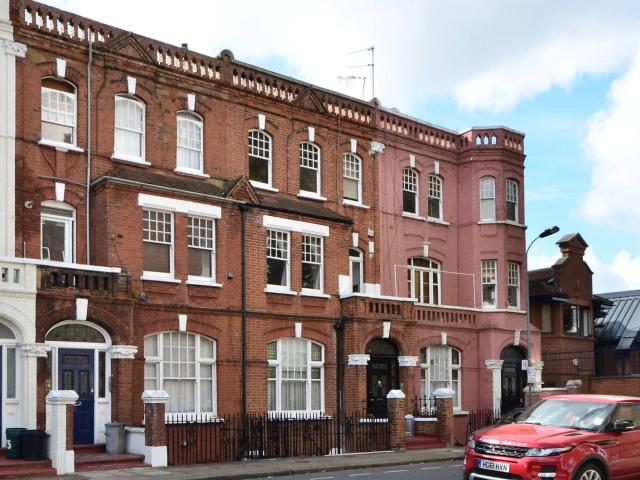 apartment in Perham Road