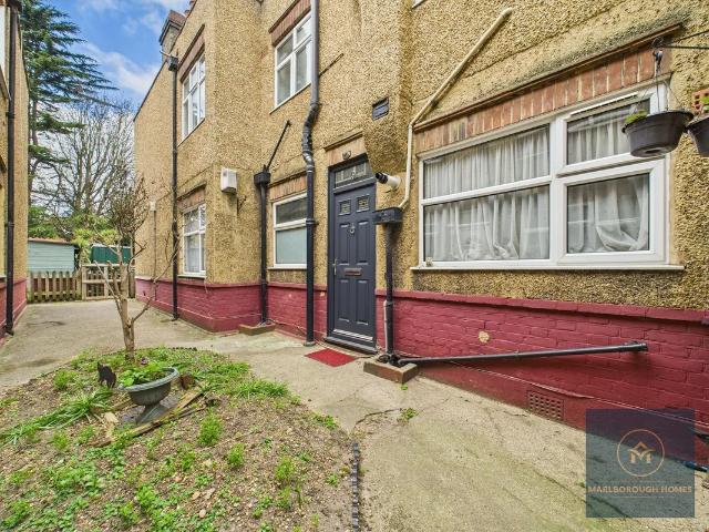 apartment in Primrose Road, Kelso Lodge Primrose Road, E18