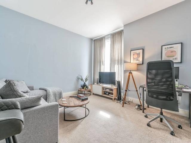 apartment in Prince of Wales Drive