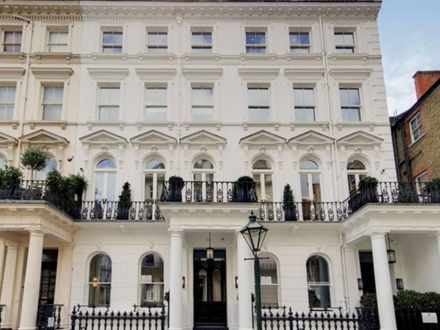apartment in Prince of Wales Terrace