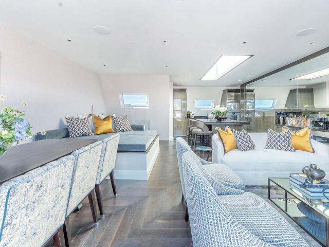 apartment in PRINCE OF WALES TERRACE