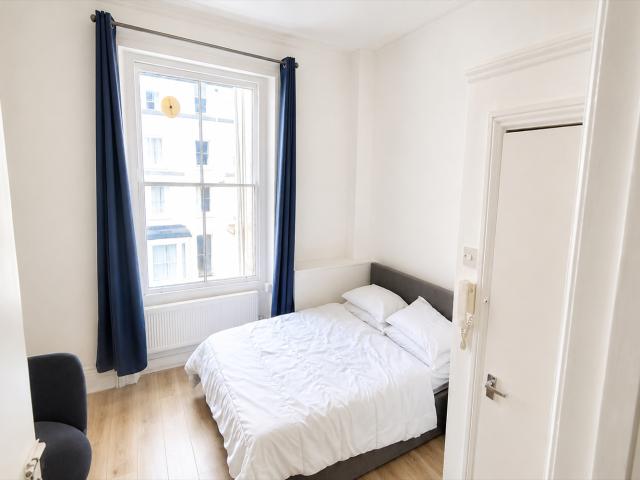 apartment in Prince’s Square, W2