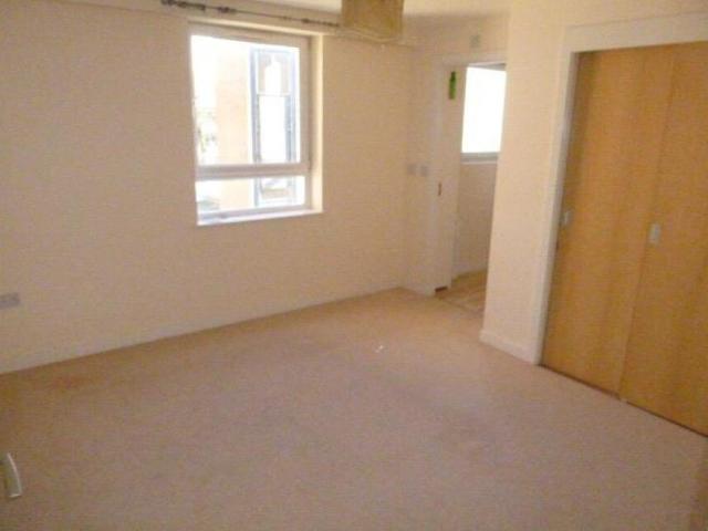 apartment in Quadrivium Point Slough SL1
