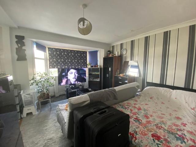 apartment in Quantock Gardens, Cricklewood, NW2